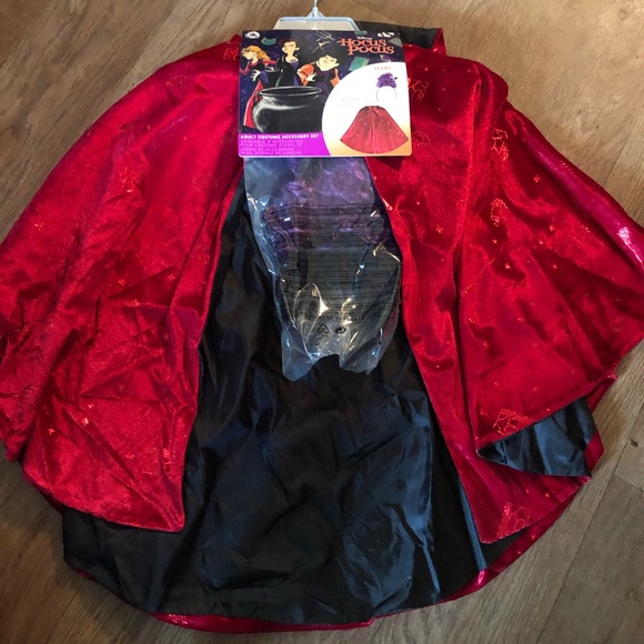 Disney | Other | Disney Hocus Pocus Mary Sanderson Cape And Purple Wig ...